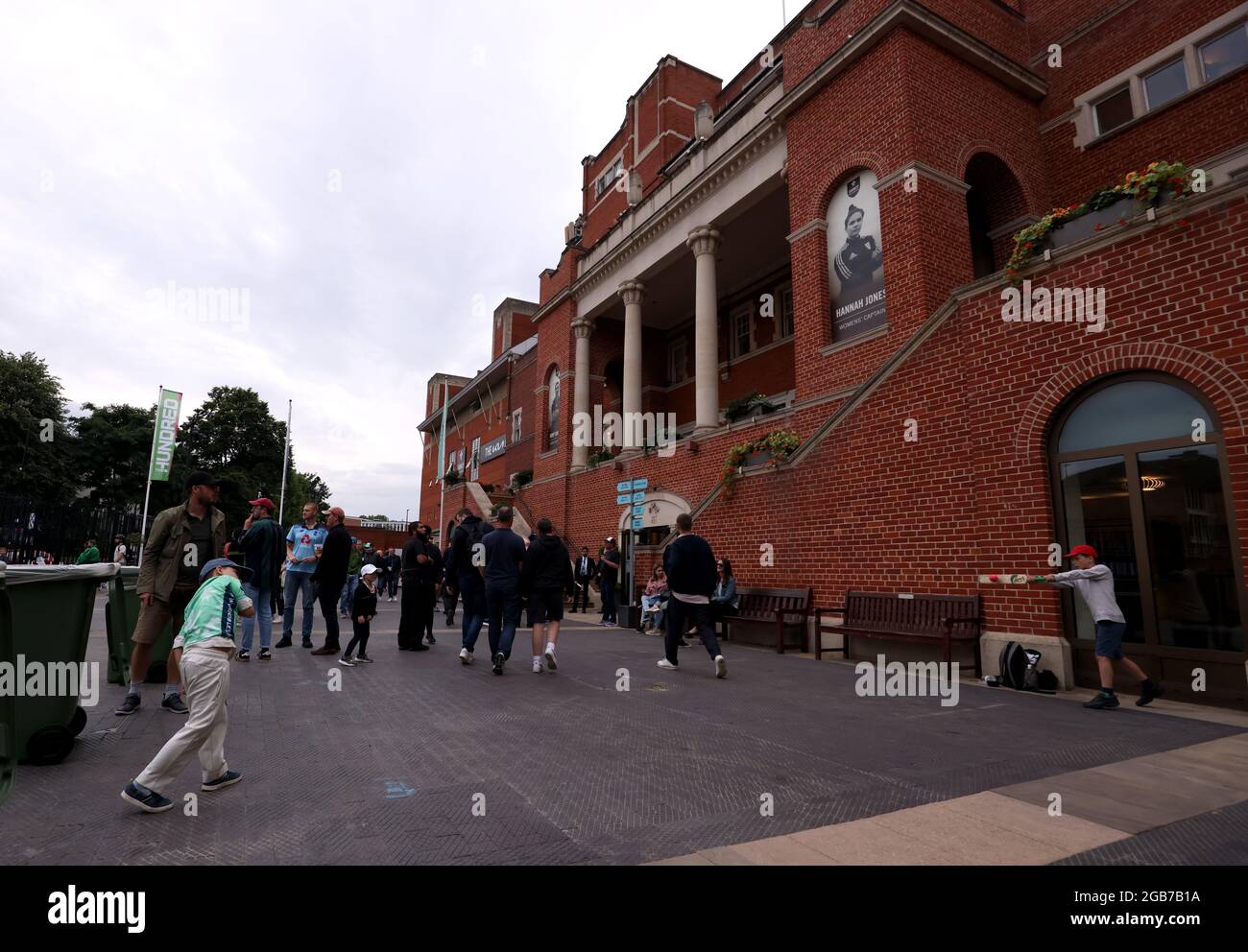 The oval 2021 cricket london hi-res stock photography and images - Alamy