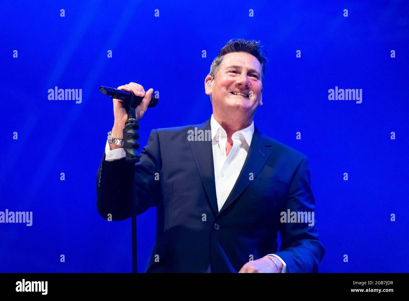 Band performer hi-res stock photography and images - Alamy