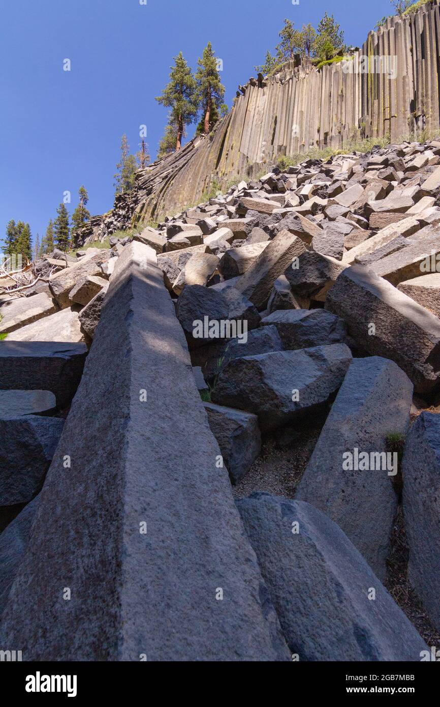 Columns at Devil's Postpile National Monument Stock Photo - Alamy