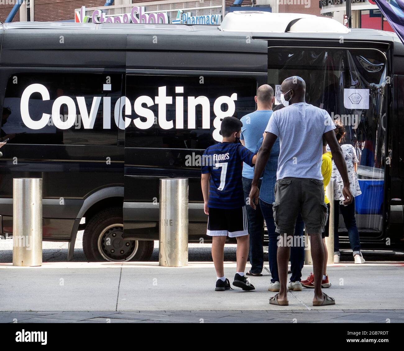 Brooklyn, New York, USA. 2nd Aug, 2021. People line up outside the ...