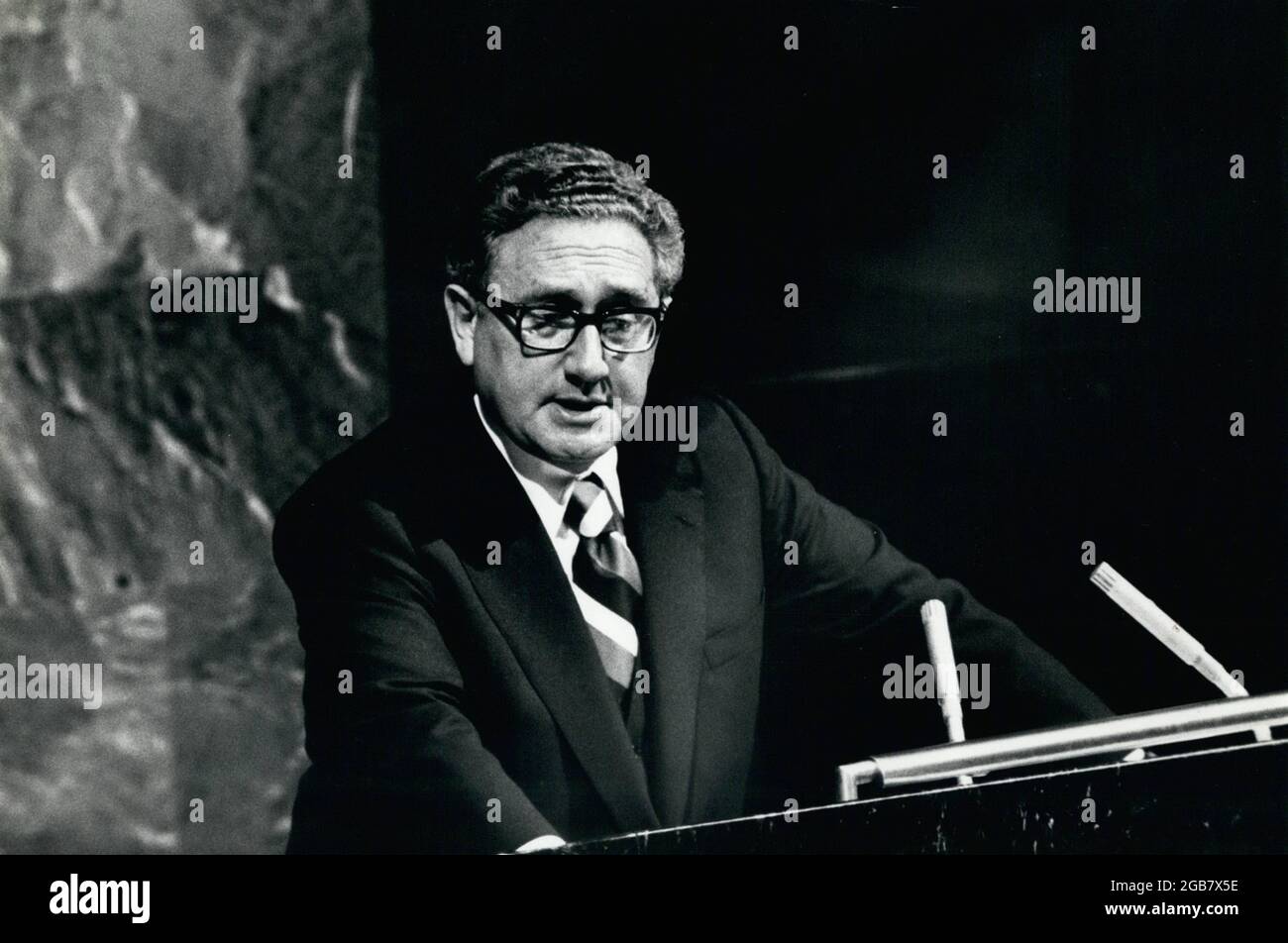 1976 kissinger un gen assembly hi-res stock photography and images - Alamy
