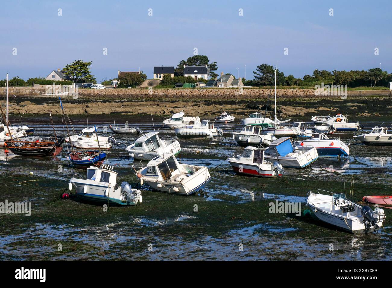 Barfleur bay at low tide, Manche department, Cotentin, Normandy, France ...