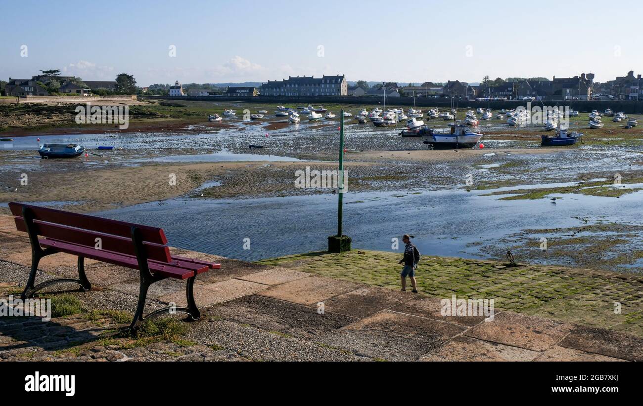 Barfleur bay at low tide, Manche department, Cotentin, Normandy, France ...
