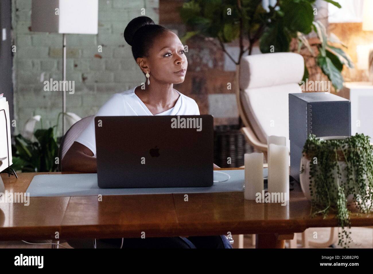 FLASE POSITIVE, Zainab Jah, 2021. ph: Emily Aragones / © Hulu ...