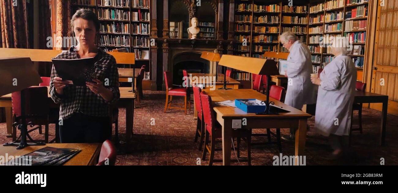 INFINITUM: SUBJECT UNKNOWN, left: Tori Butler-Hart, 2021. © Gravitas ...