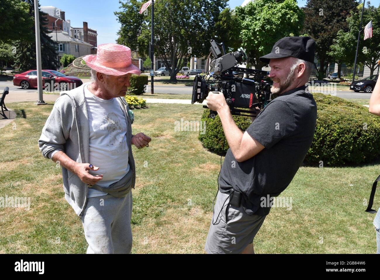 SWAN SONG, from left: Udo Kier, director Todd Stephens, on set, 2021 ...