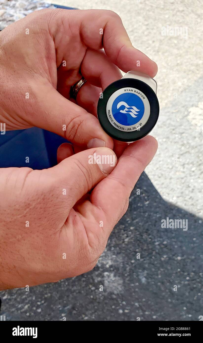 Holland America Line's trackable medallions they call OceanMedallion ...