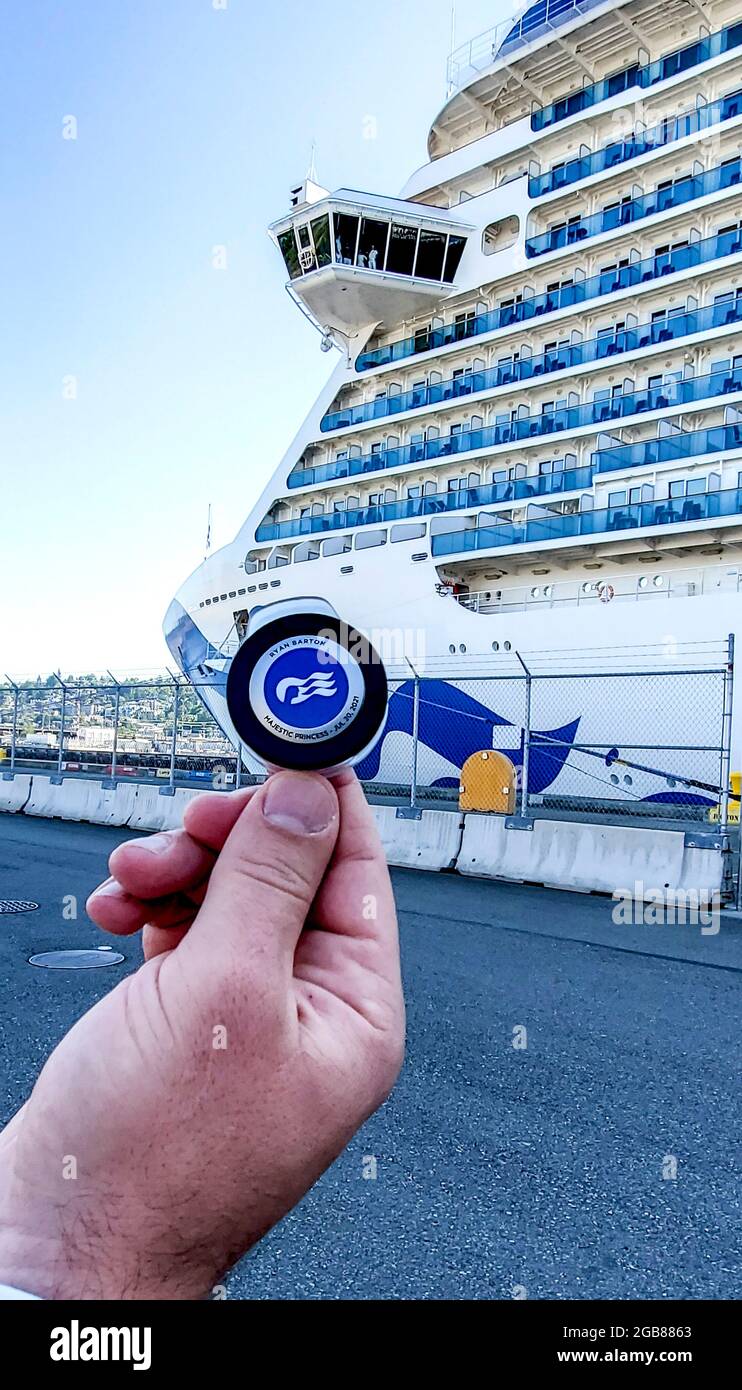 Holland America Line's trackable medallions they call OceanMedallion ...