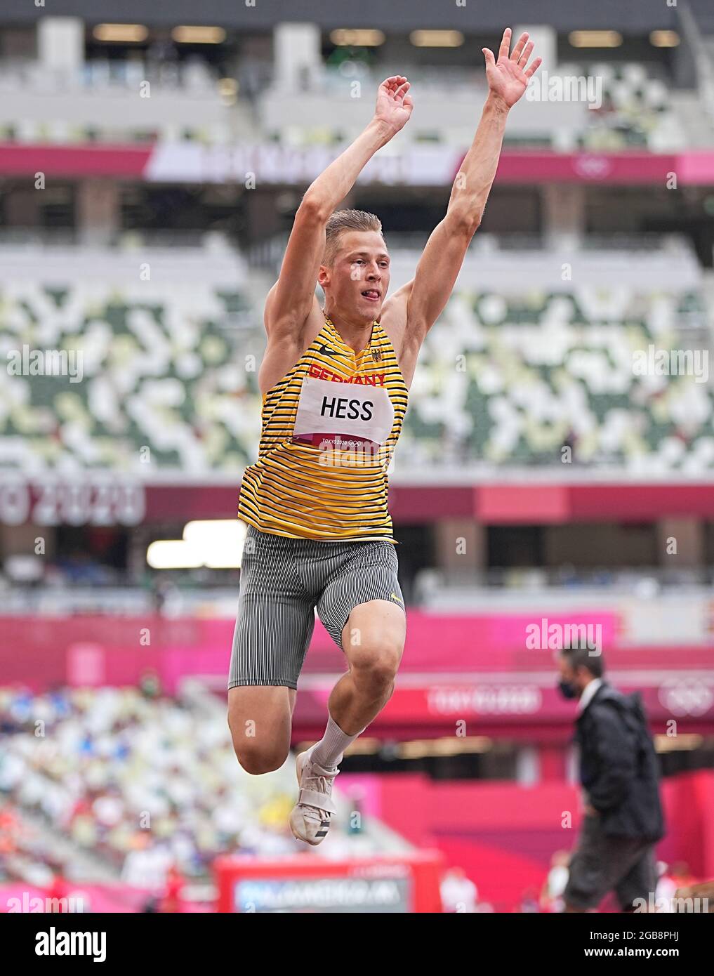 Triple jump tokyo olympics athletics hi-res stock photography and ...