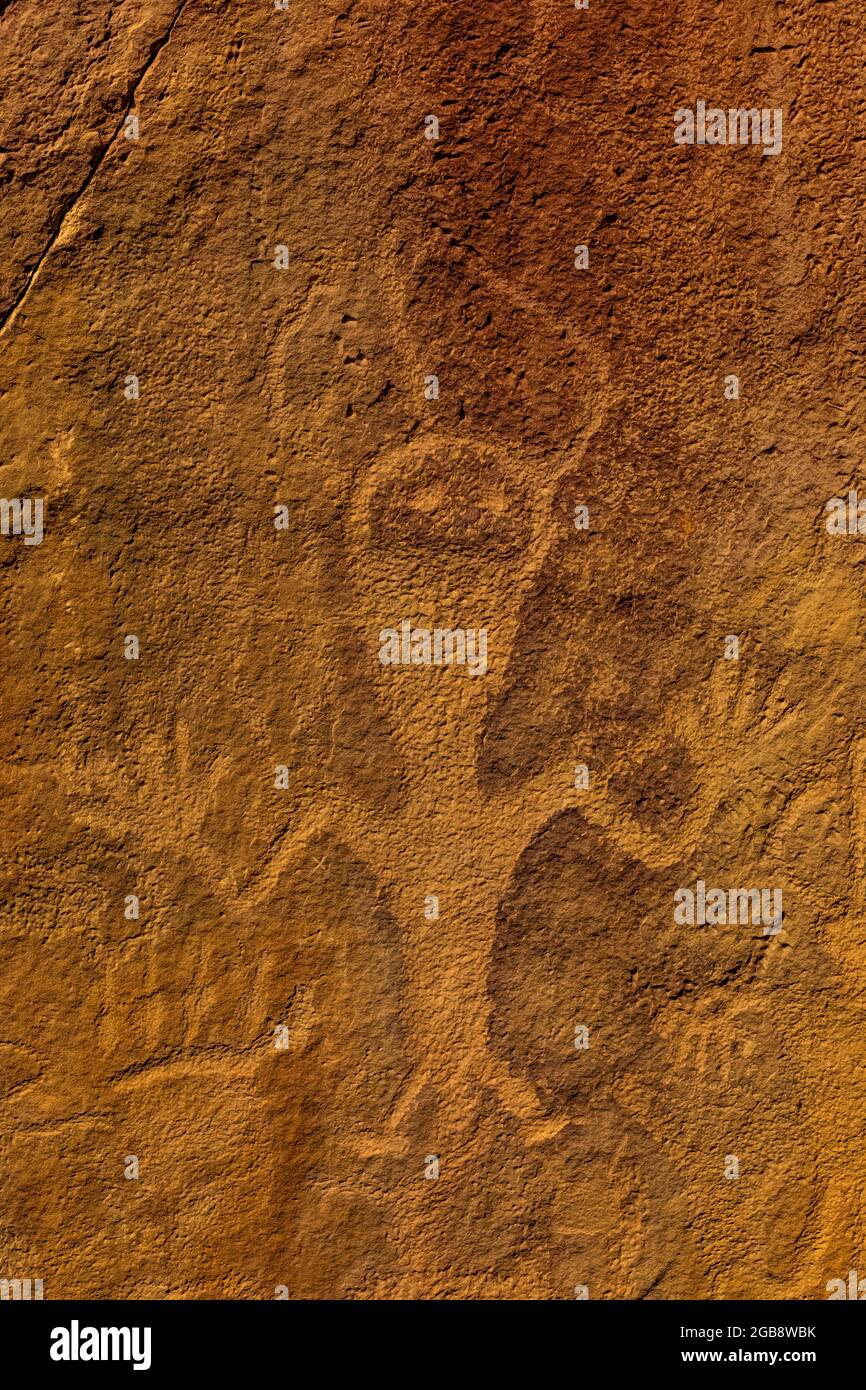 Swelter Shelter petroglyphs created by the Fremont People in Dinosaur ...