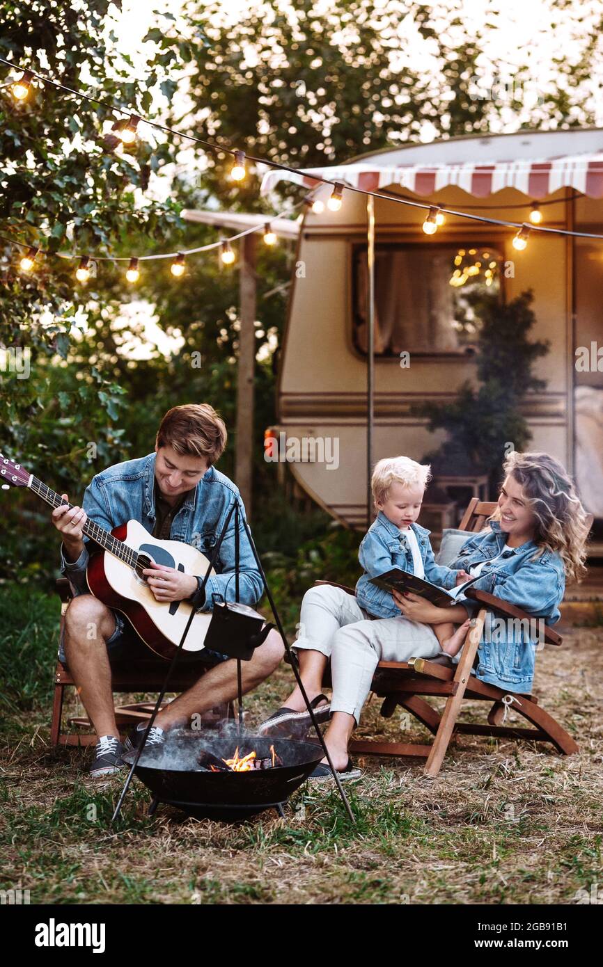 Family Caravan Holidays High Resolution Stock Photography and Images ...