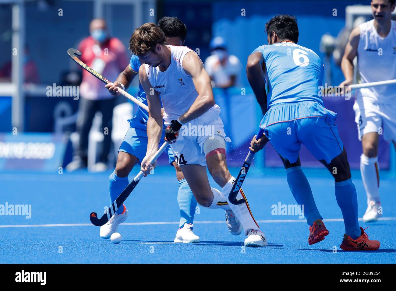 TOKYO, JAPAN - AUGUST 3: Nilakanta Sharma of India, Antoine Kina of ...
