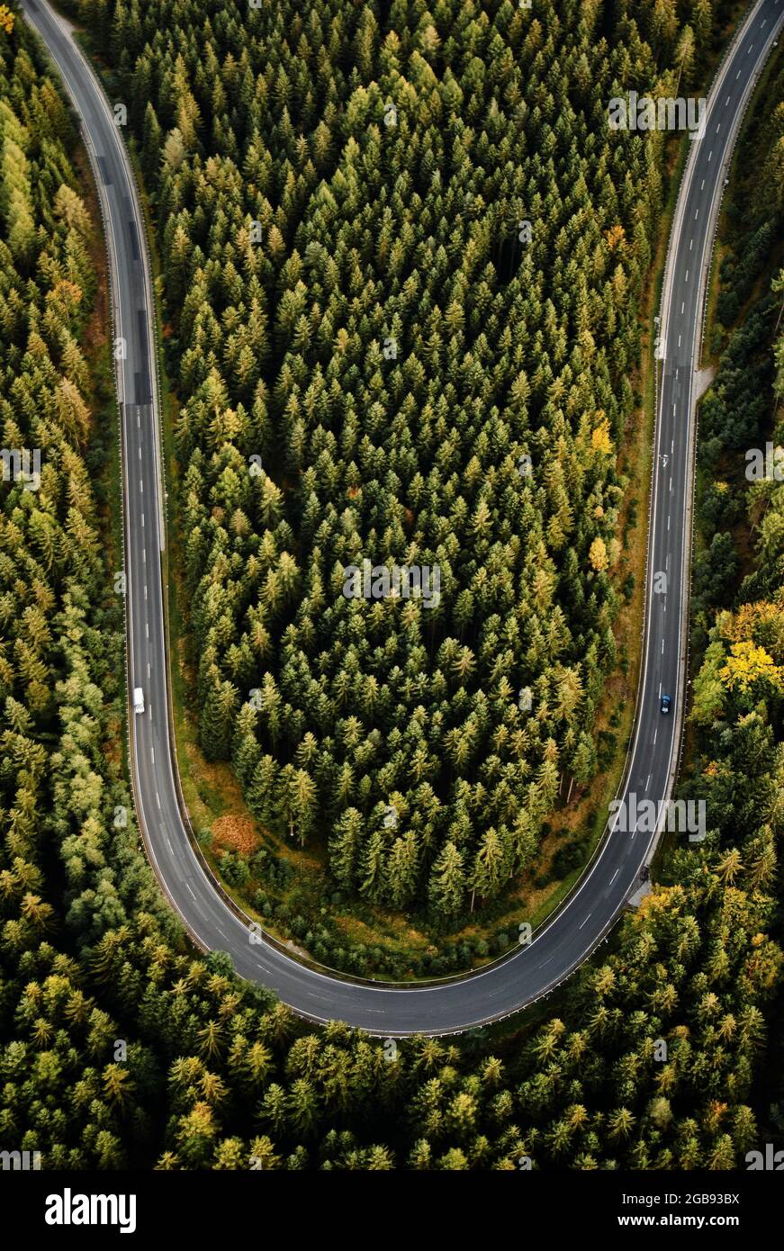 Winding country road from above hi-res stock photography and images - Alamy