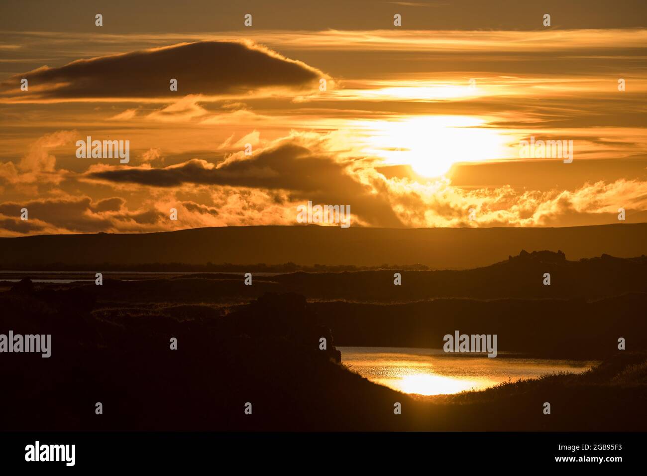 Setting sun, backlight, Myvatn or Myvatn, Iceland Stock Photo - Alamy