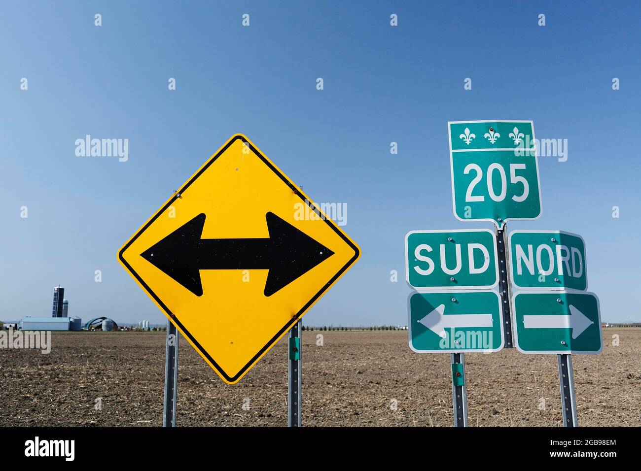 Canadian road sign hi-res stock photography and images - Alamy