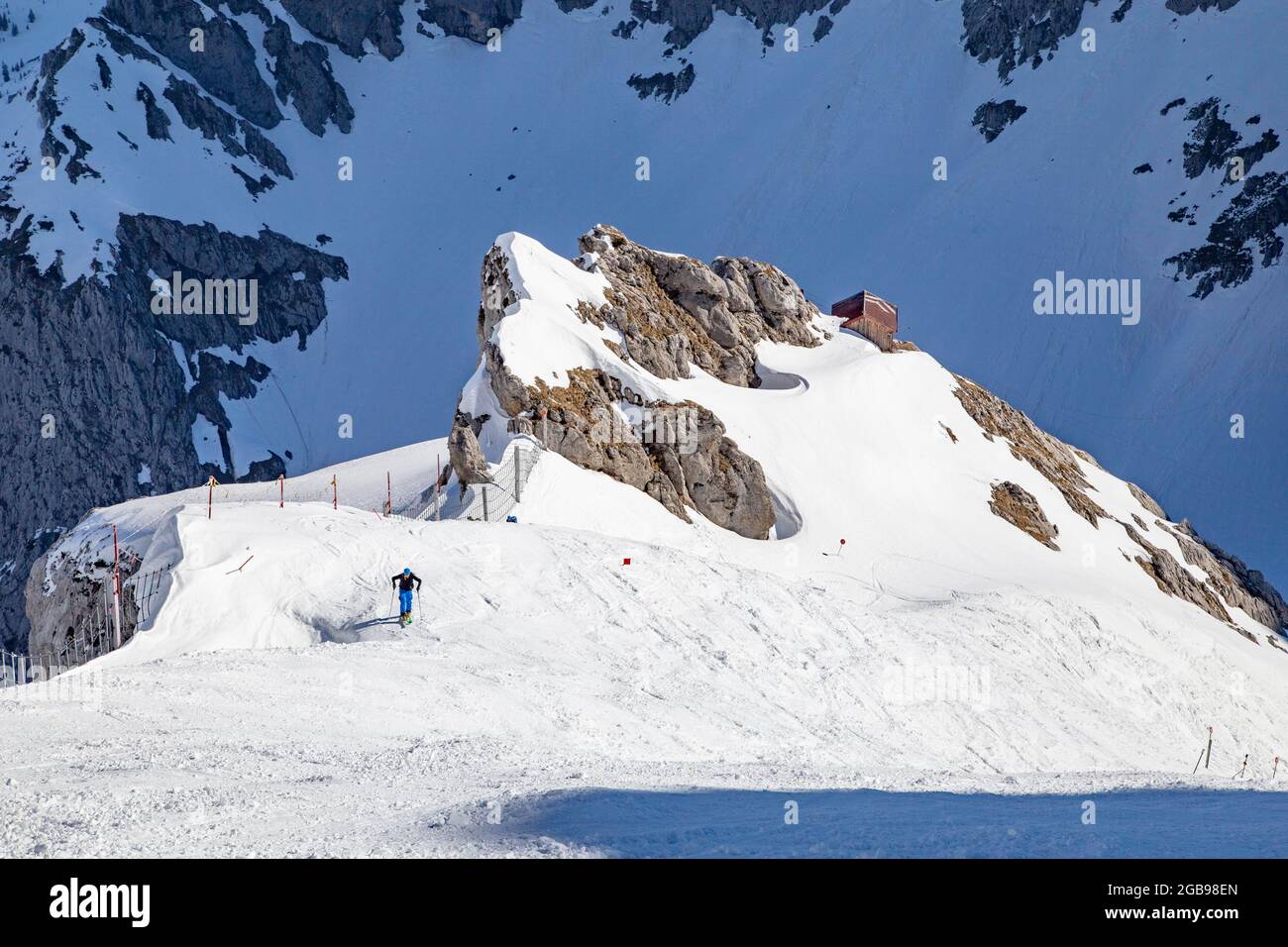 Touring skiers ascending in front of the summit slope, Dammkar ...