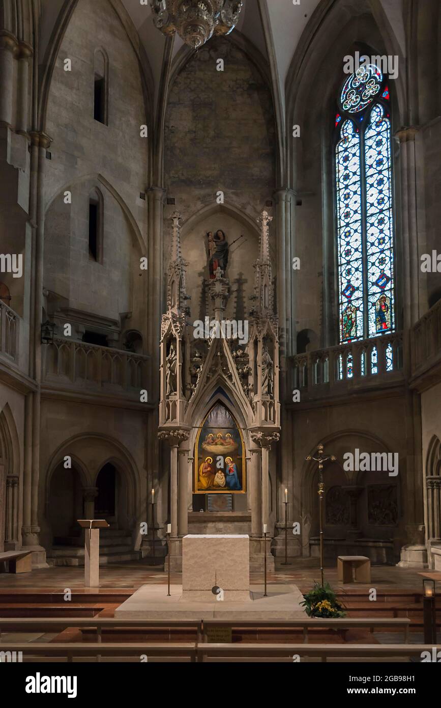 Side altar in St. Peter's Cathedral, Regensburg, Upper Palatinate ...