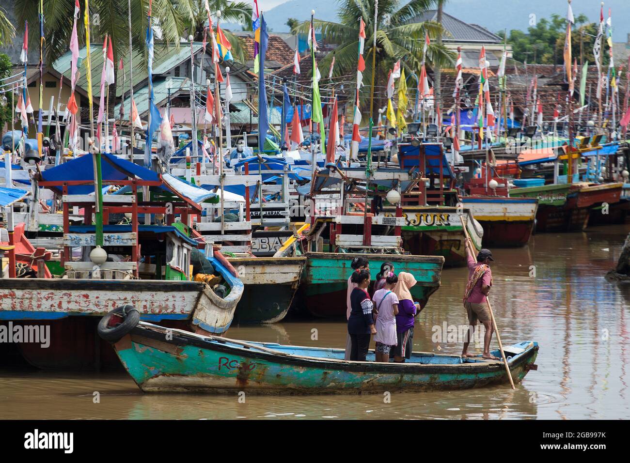 Indonesia java fishermen boat hi-res stock photography and images - Alamy