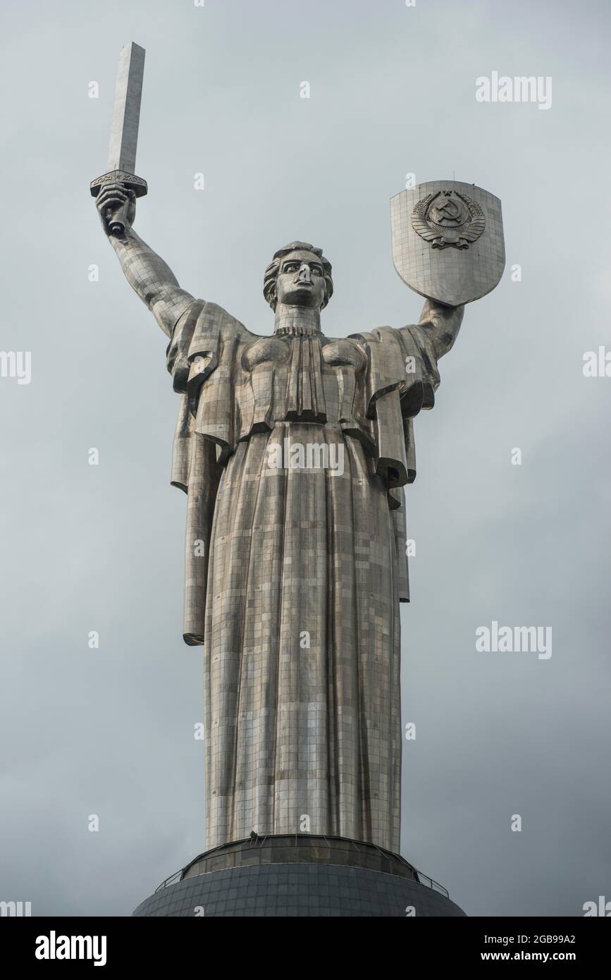 Rodina Mat and the museum of the great partiotic war undeneath ...