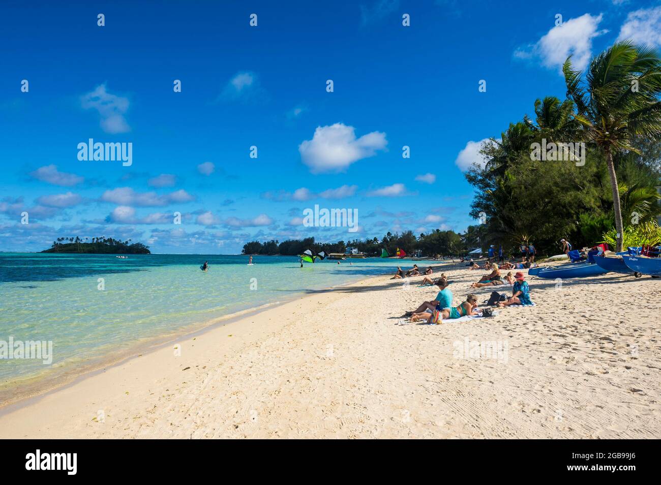 White sand beach and turquoise waters, Muri beach, Rarotonga and the ...