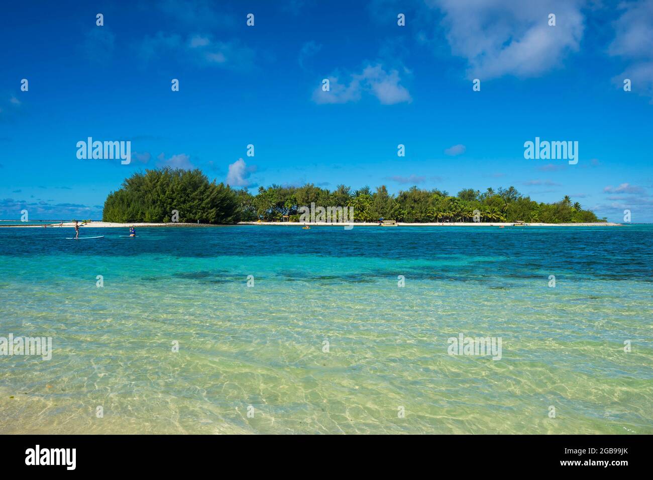 White sand beach and turquoise waters, Muri beach, Rarotonga and the ...