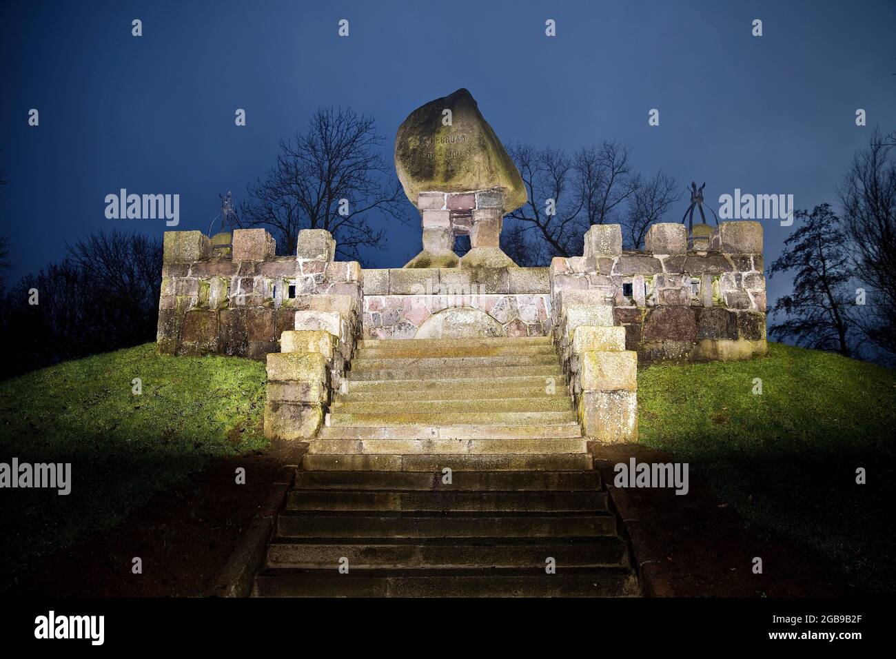 Dusendduewelswarf, Low German for Tausendteufelswarft with monument ...