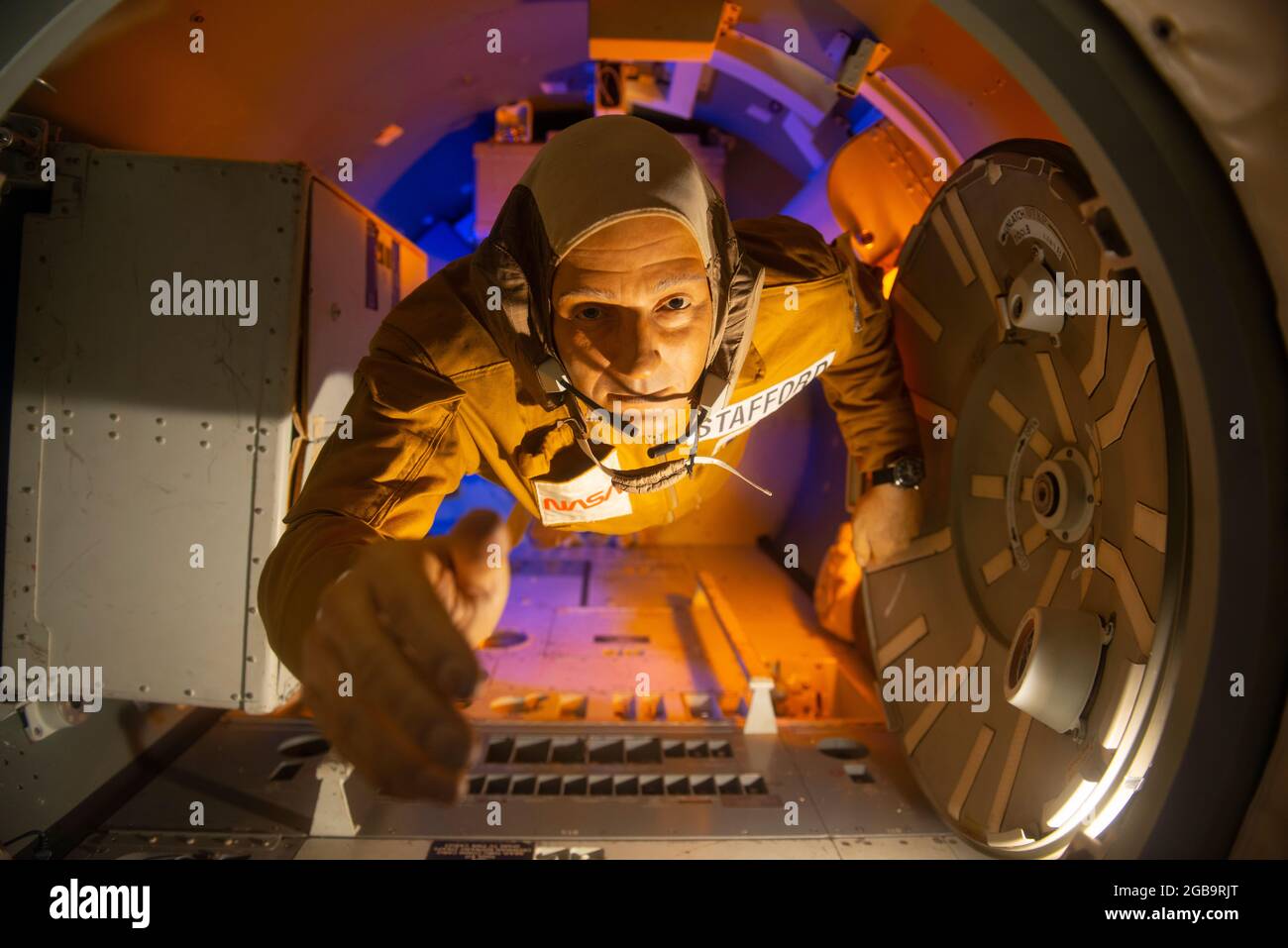 Astronaut figure in Skylab training displayed in Johnson Space Center ...