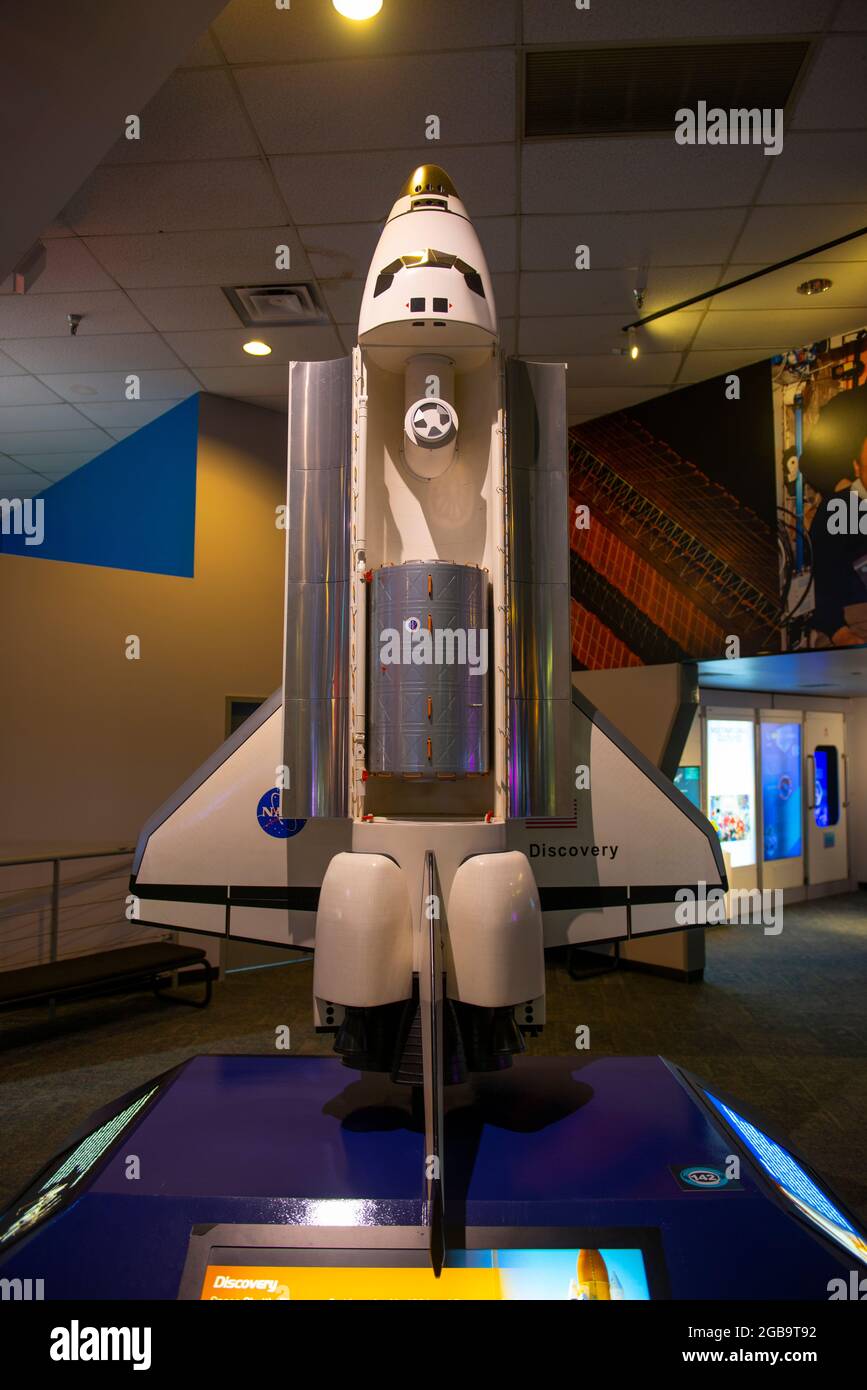 Space Shuttle Discovery model displayed in Johnson Space Center in city ...