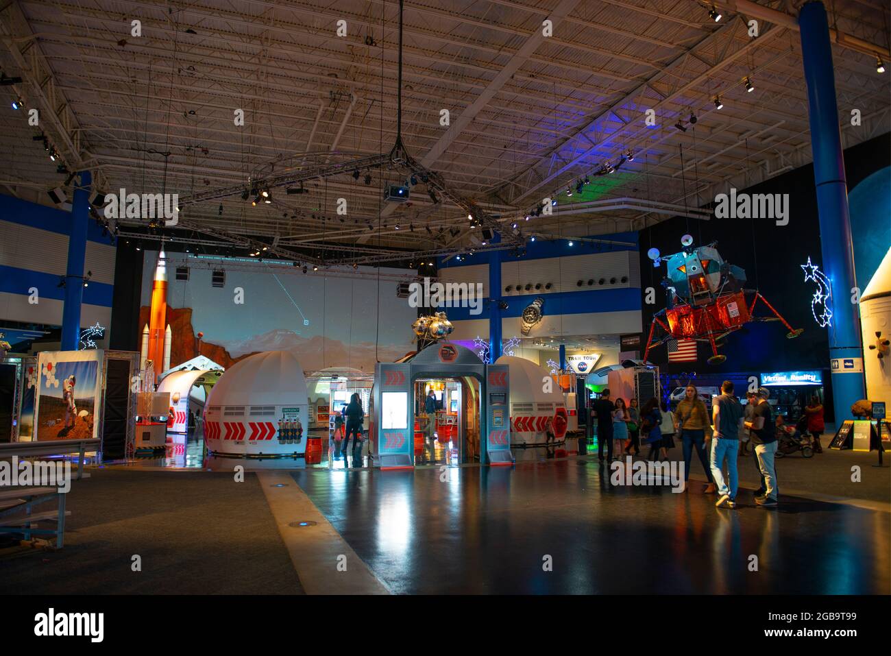 Nasa johnson space center building hi-res stock photography and images ...