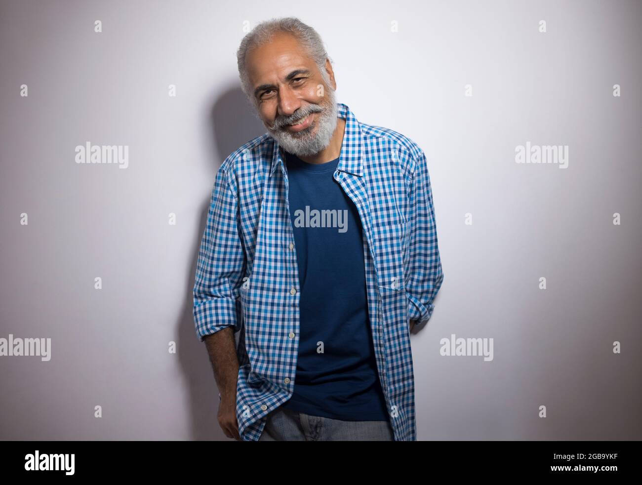 Old man in check shirt hi-res stock photography and images - Alamy