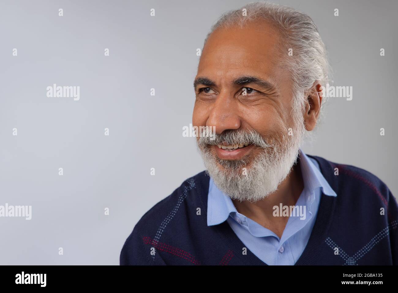 PORTRAIT OF A HAPPY OLD MAN LOOKING ABOVE Stock Photo - Alamy