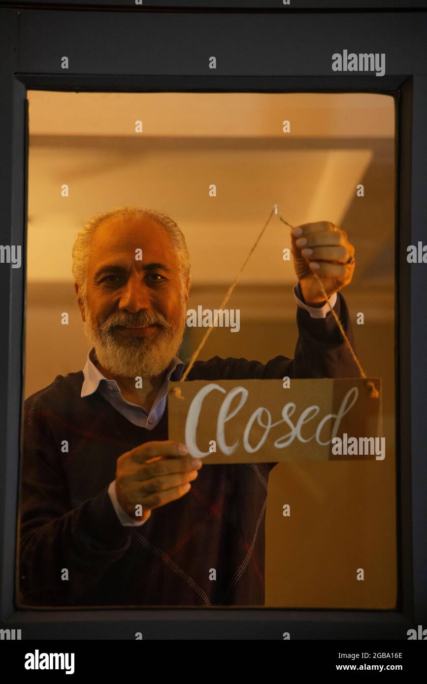 Person looking sign board hi-res stock photography and images - Alamy