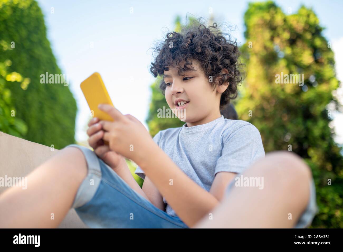 Boy interested in nature hi-res stock photography and images - Alamy
