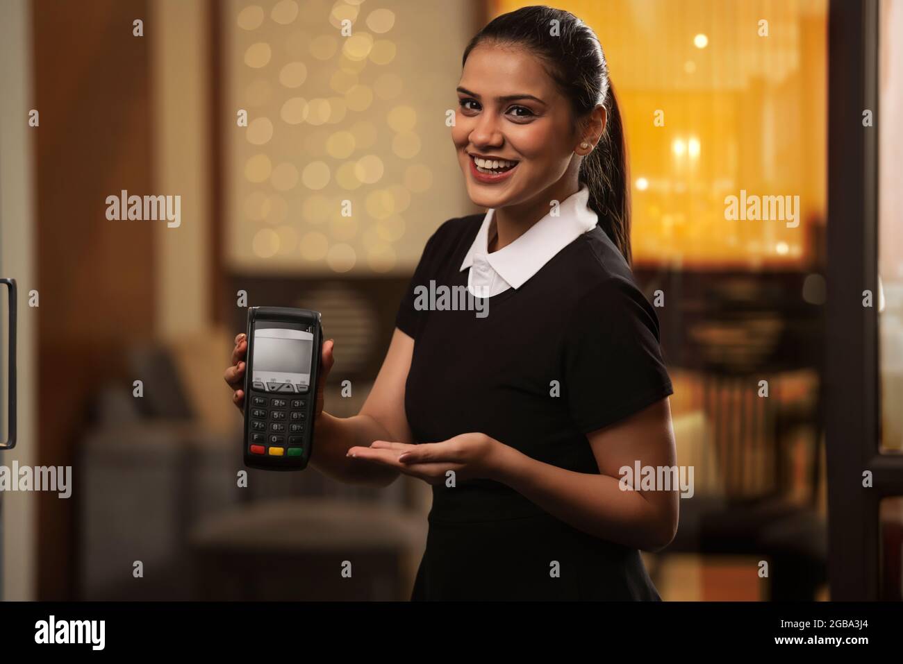 Card swipe machine hi-res stock photography and images - Alamy