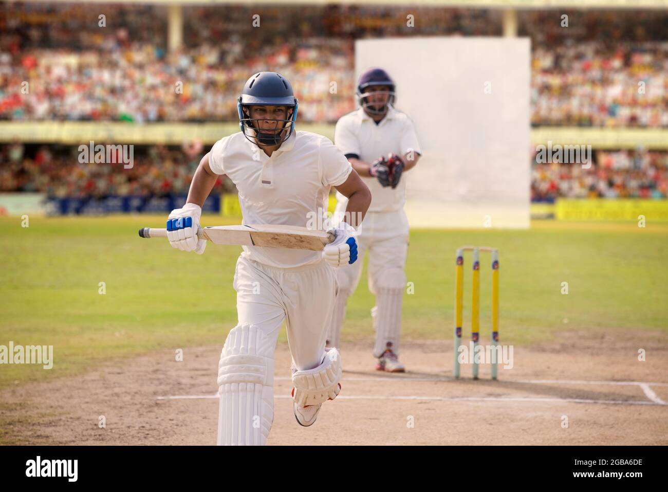 Taking a run cricket hi-res stock photography and images - Alamy