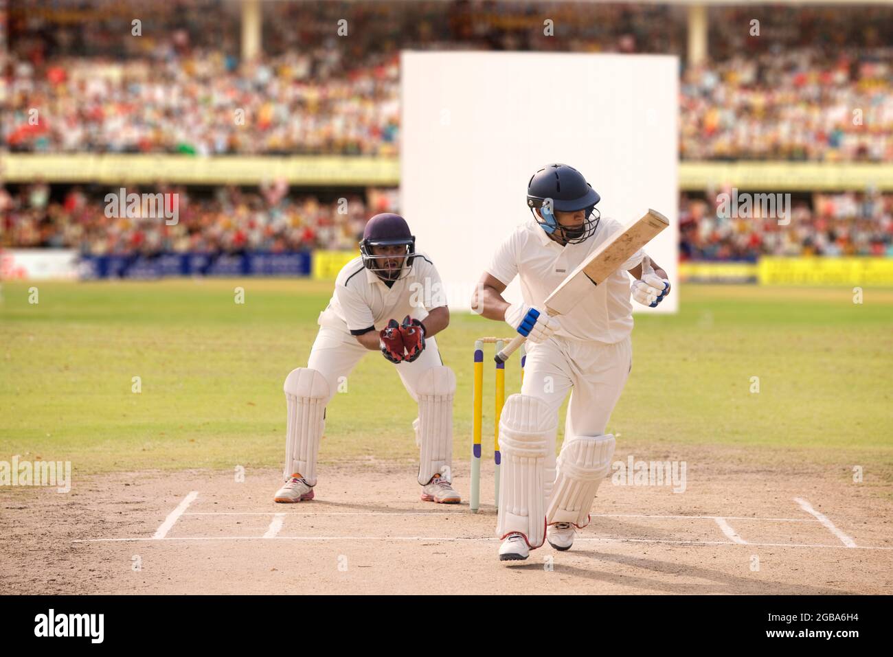 Wicket keeper taking wicket hi-res stock photography and images - Alamy