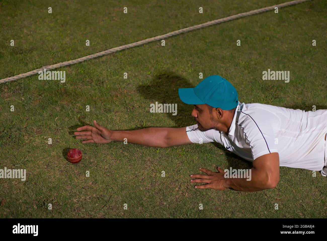 Cricket fielder hi-res stock photography and images - Alamy