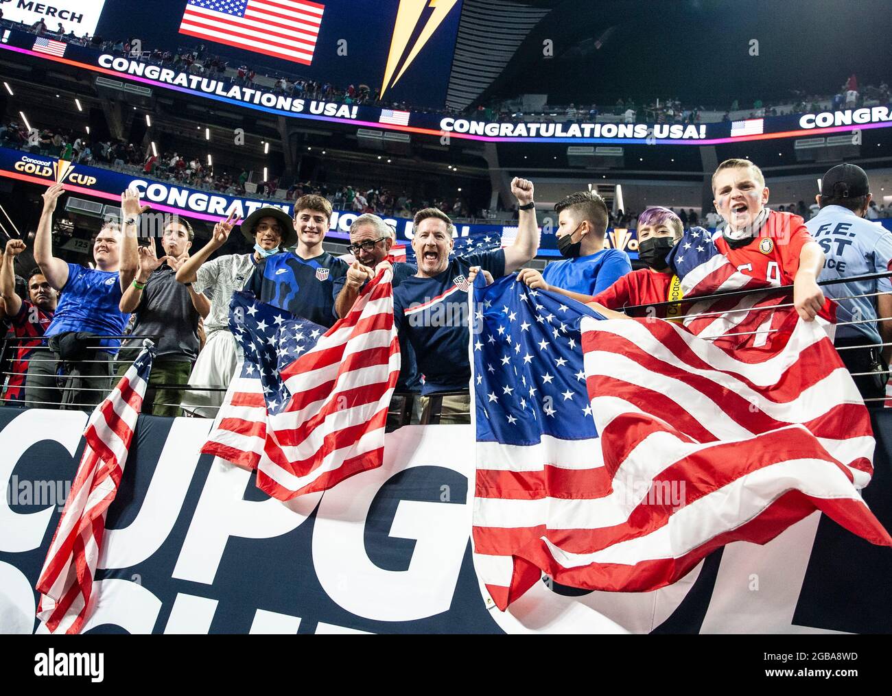 Fans celebrate mexico hi-res stock photography and images - Alamy