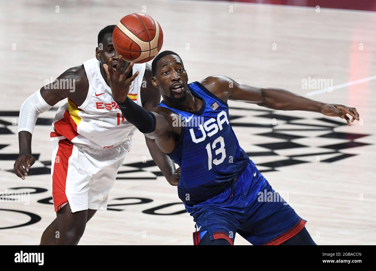 Olympics basketball loose ball hi-res stock photography and images - Alamy