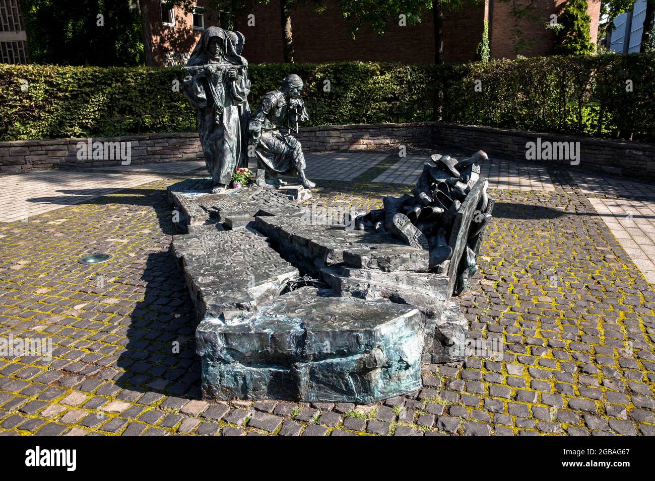 Monument of sculptor hi-res stock photography and images - Alamy
