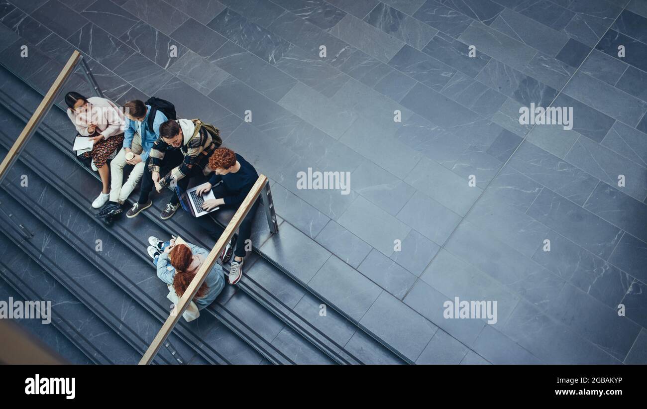 School students on stairs hi-res stock photography and images - Alamy
