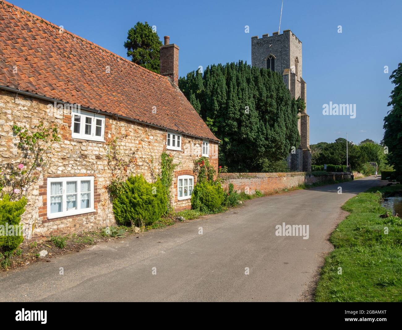 Old hunstanton village church hi-res stock photography and images - Alamy