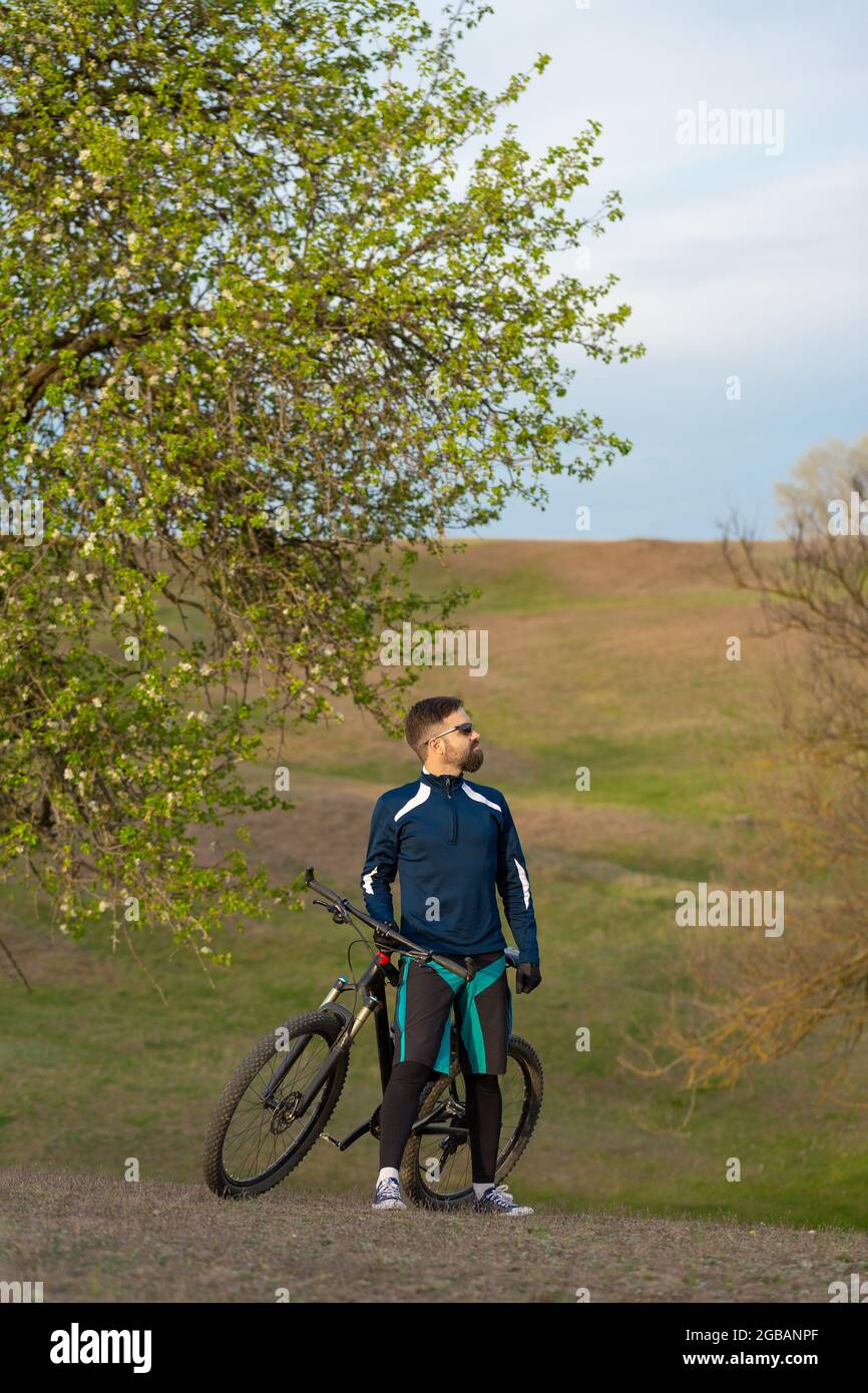 Bike ride through the woods hi-res stock photography and images - Alamy