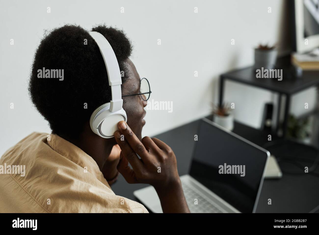 Adult technology hi-res stock photography and images - Alamy
