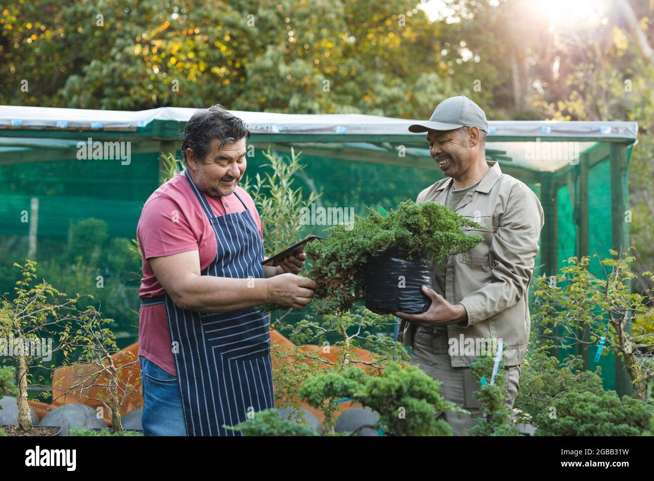 Working two gardeners hi-res stock photography and images - Alamy