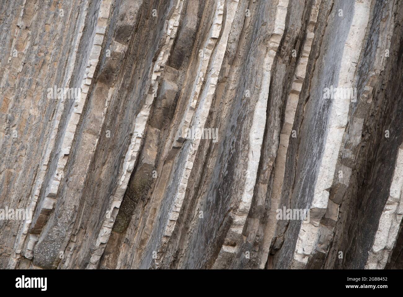 texture of the flisch of itzurum beach, zumaia Stock Photo - Alamy