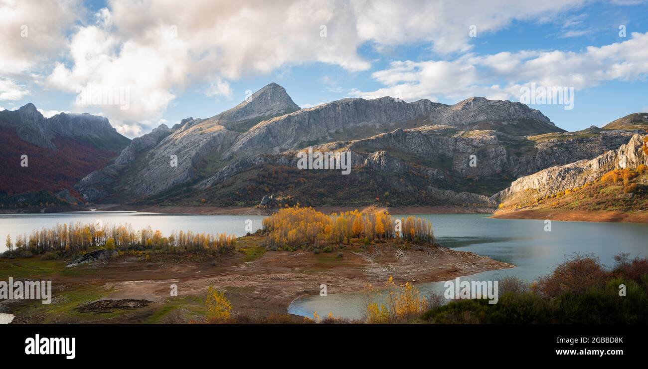 Panorama of Riano mountain range in Picos de Europa National Park, Leon ...