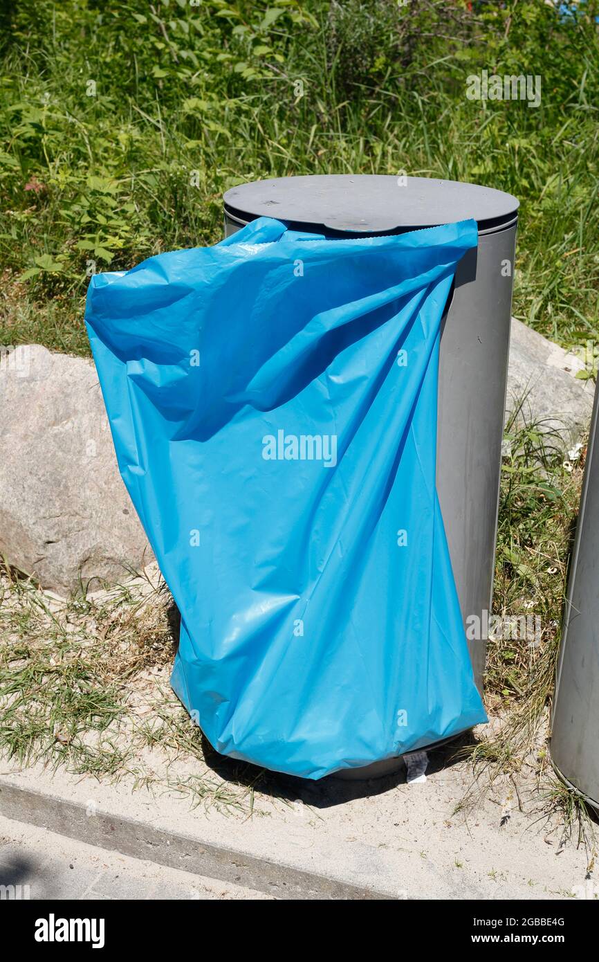 Metalltonne i hi-res stock photography and images - Alamy