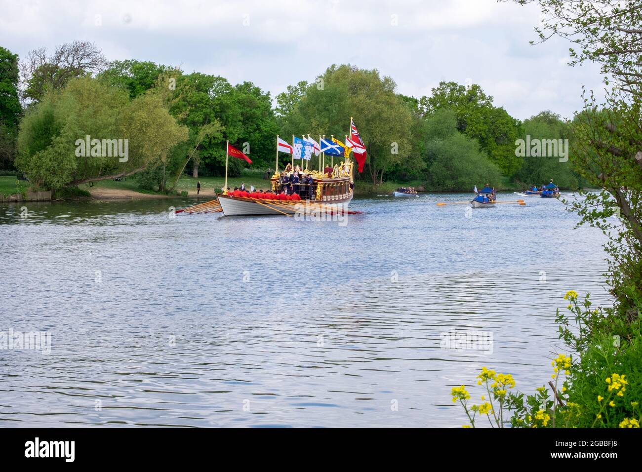 Tudor pull river thames Stock Photo - Alamy