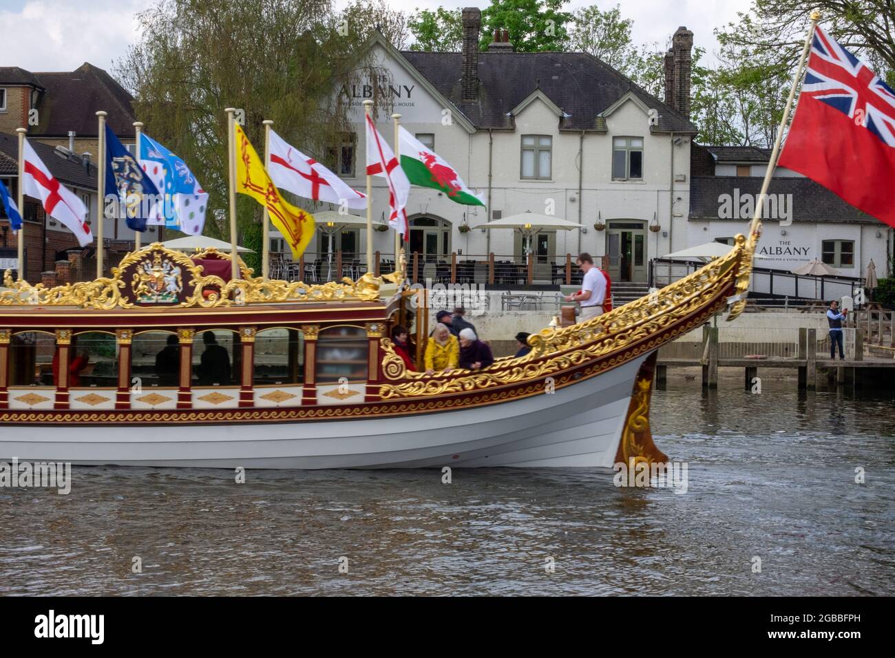 Tudor pull river thames Stock Photo - Alamy